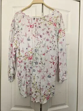 cut loose | Tops | White Blouse With Colorful Flower Patterns | Poshmark